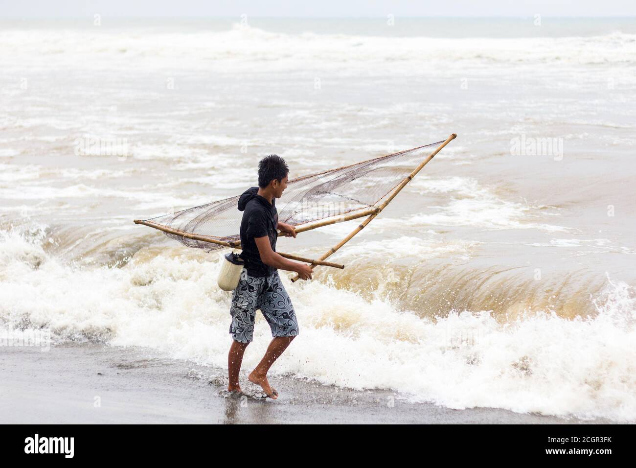 Beach side fishing in Claveria, Cagayan Stock Photo - Alamy