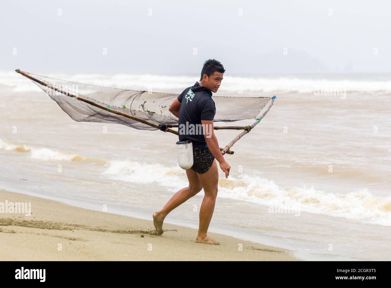 Beach side fishing in Claveria, Cagayan Stock Photo - Alamy