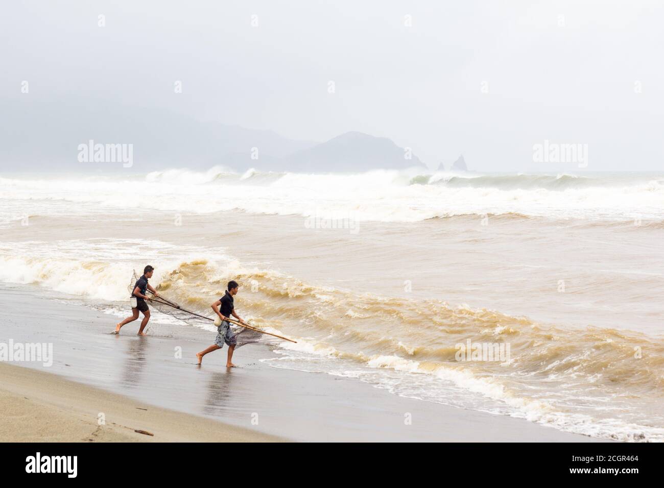 Beach side fishing in Claveria, Cagayan Stock Photo - Alamy