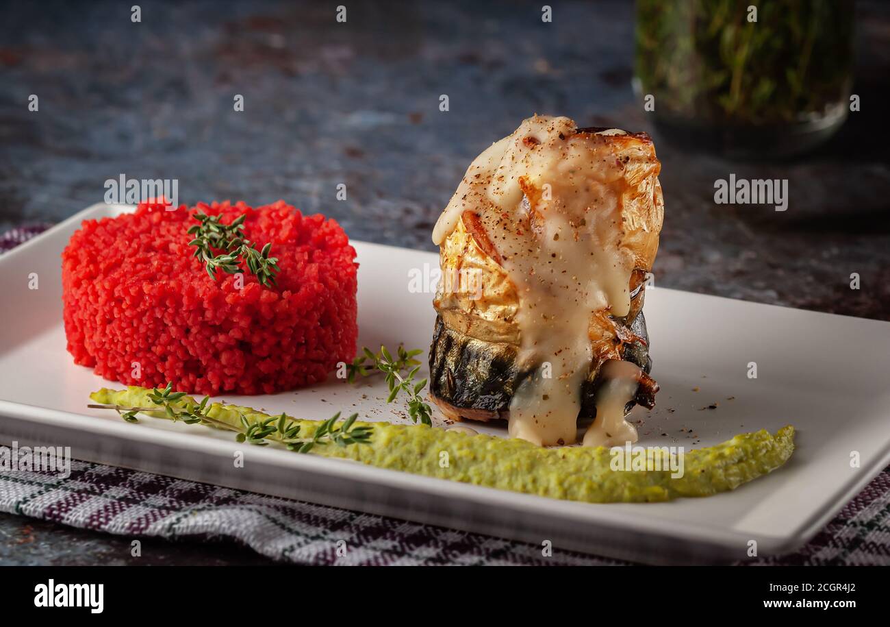 Green pea puree hi-res stock photography and images - Alamy