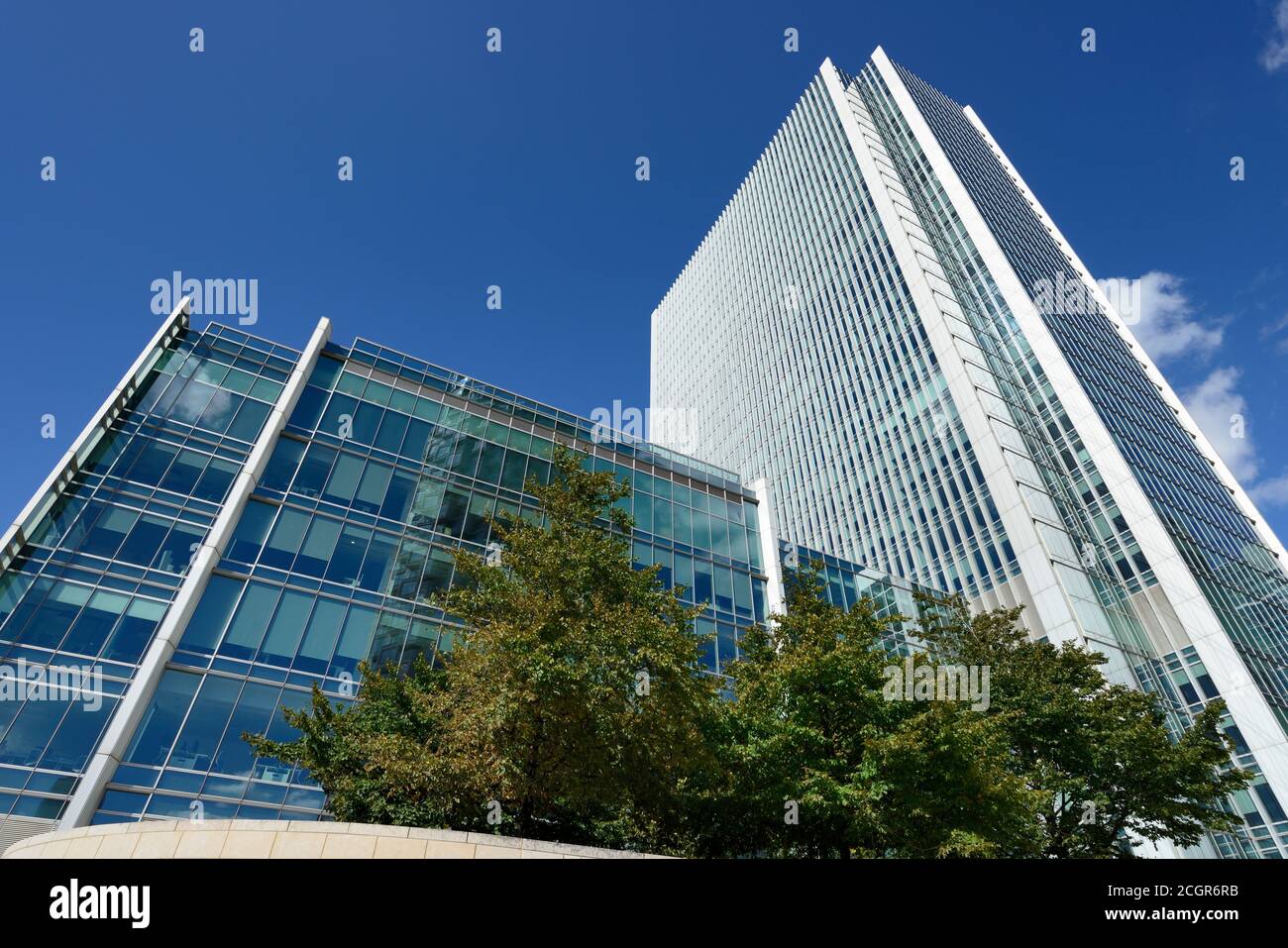 10 Upper Bank Street, Canary Wharf, East London, United Kingdom Stock ...