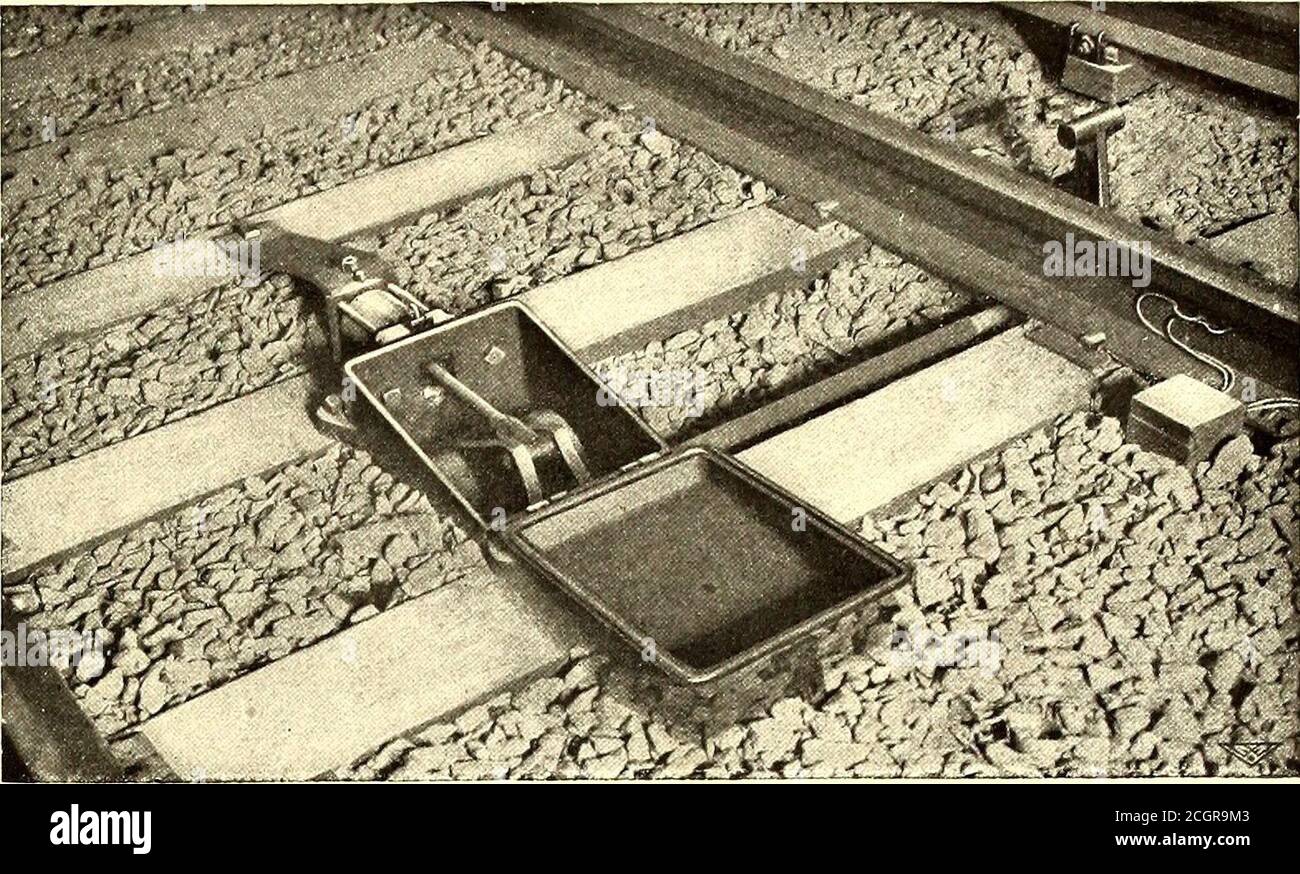 Trains de danger hi-res stock photography and images - Alamy