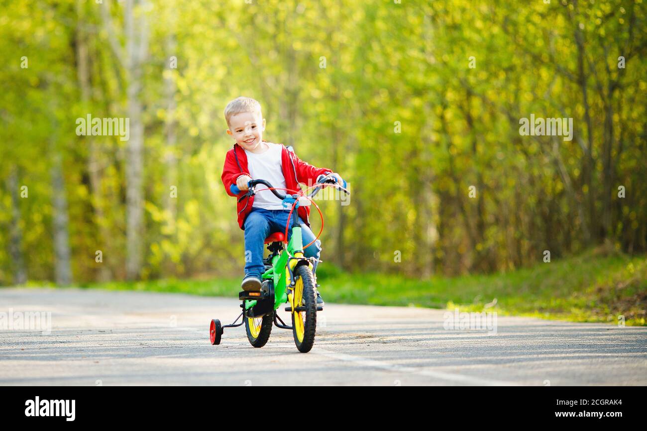 Supporting wheels hi-res stock photography and images - Alamy