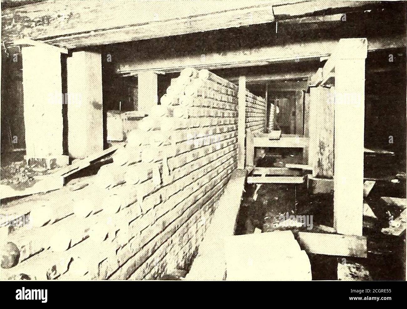 . The Street railway journal . VIEW OF SUBWAY TRENCH, SHOWING CORE ...