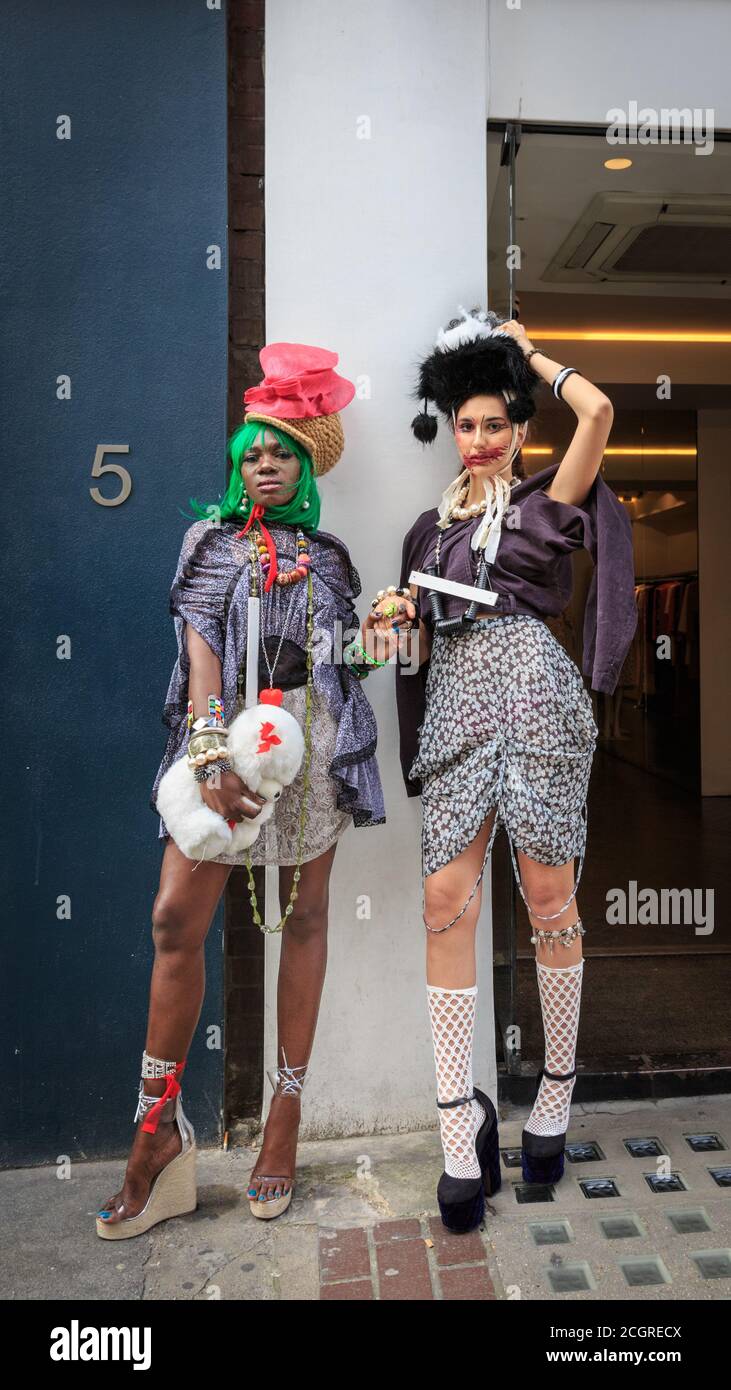 Mayfair, London, UK, 22 Jun 2019. Models pose in an extravagant ...