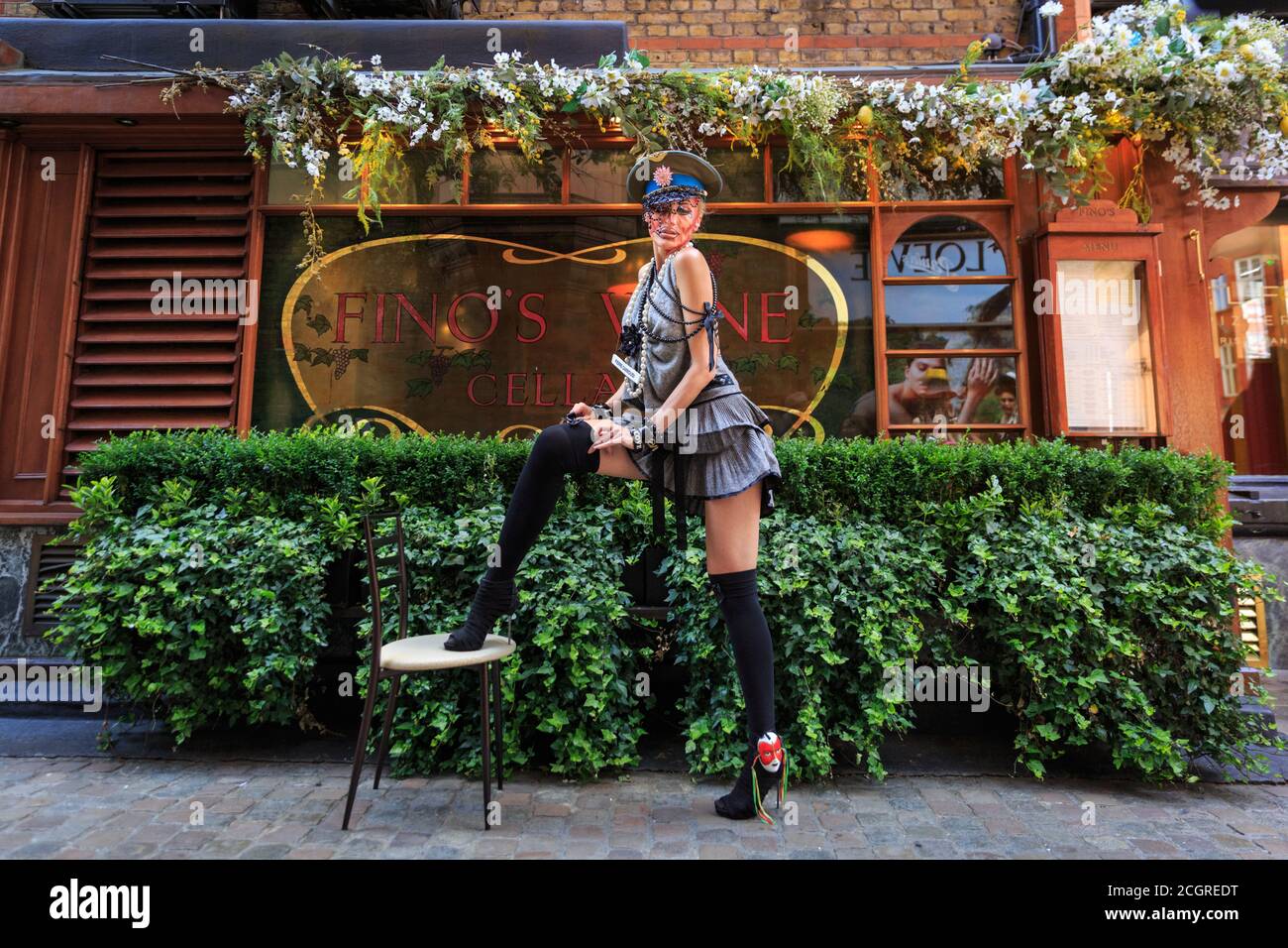 Stylish model hi-res stock photography and images - Alamy