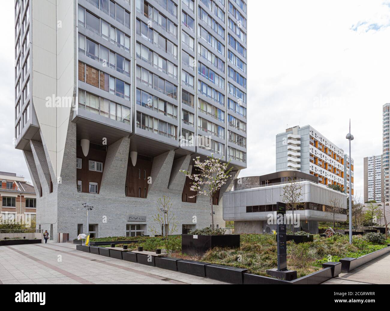 Tour avant seine hi-res stock photography and images - Alamy