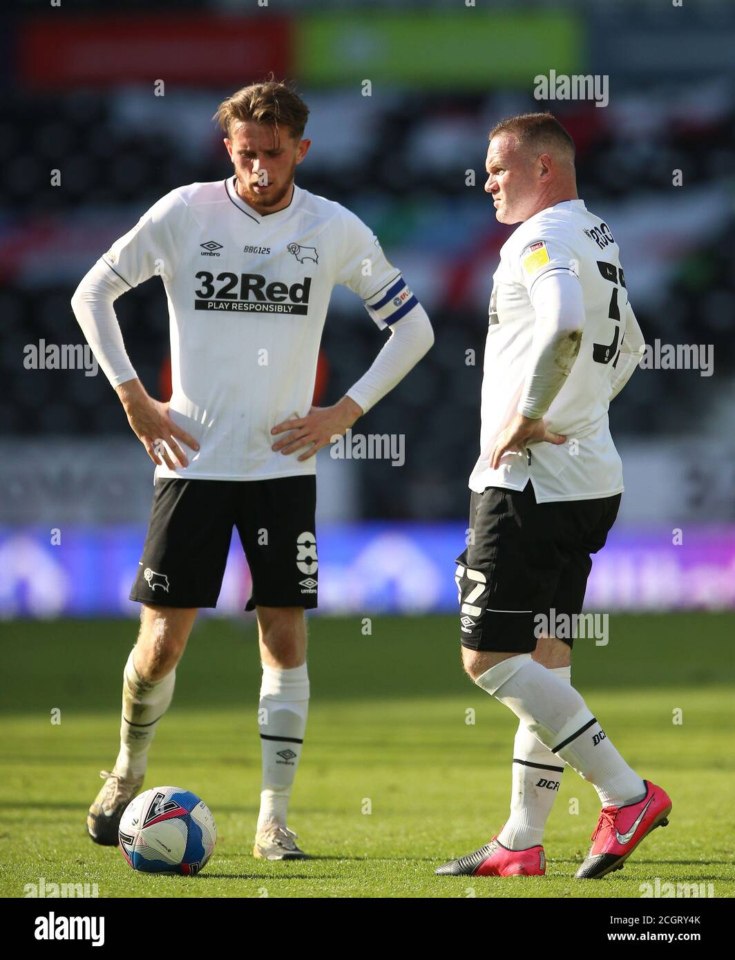 Wayne rooney stand over hi-res stock photography and images - Alamy