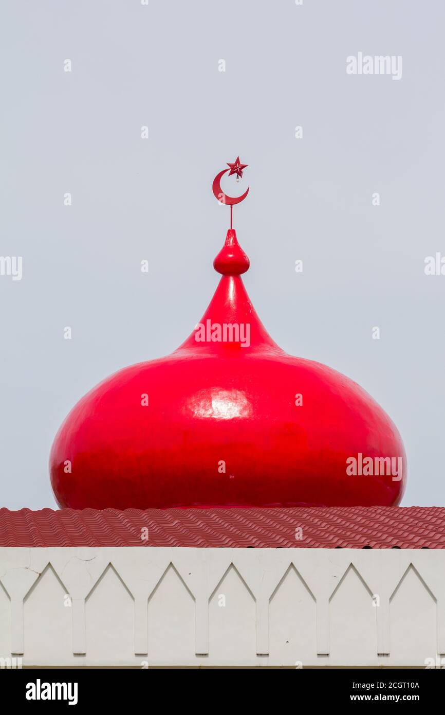 Red muslim mosque hi-res stock photography and images - Alamy