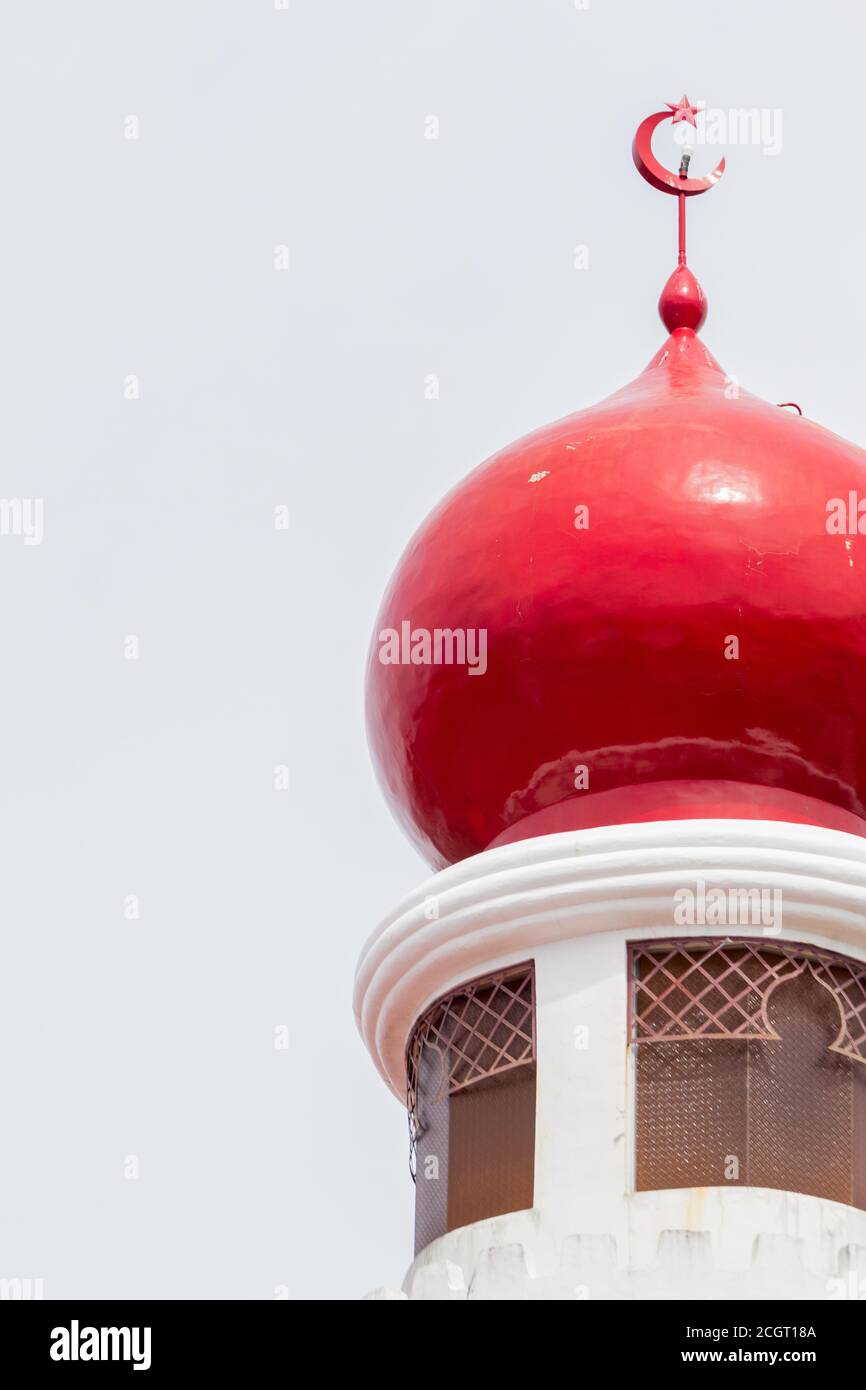 The red domed Taluksangay Mosque in Zamobanga City, Philippines Stock ...