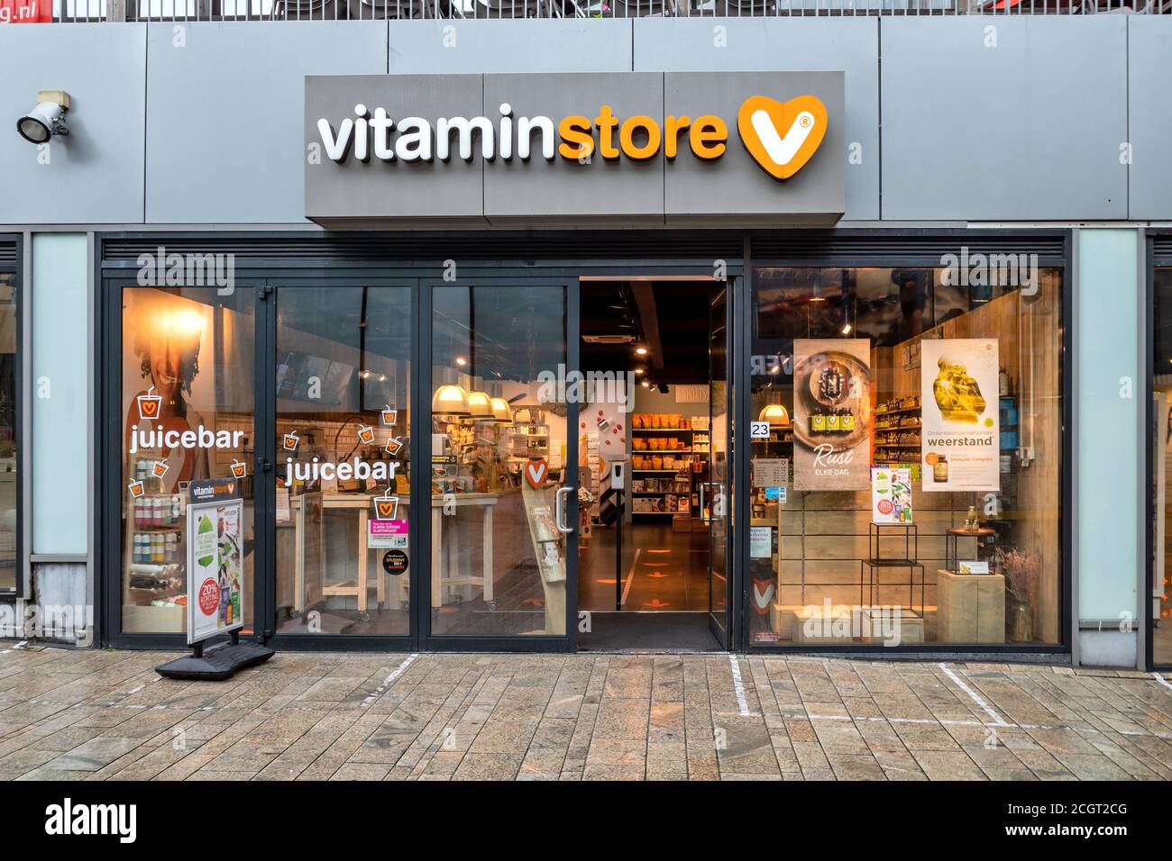 Nutritional supplements store hi-res stock photography and images - Alamy