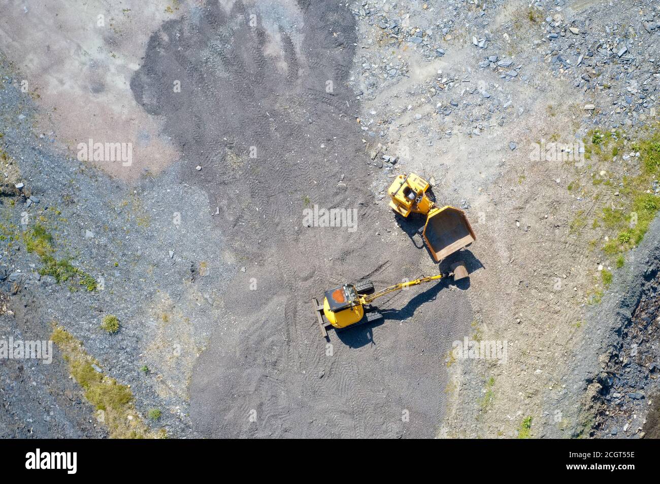 Yellow diggers hi-res stock photography and images - Alamy