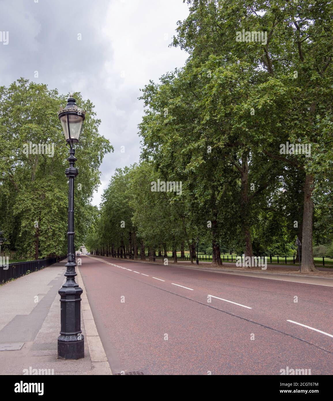 A deserted road in central London during the covid-19 crisis in the UK ...