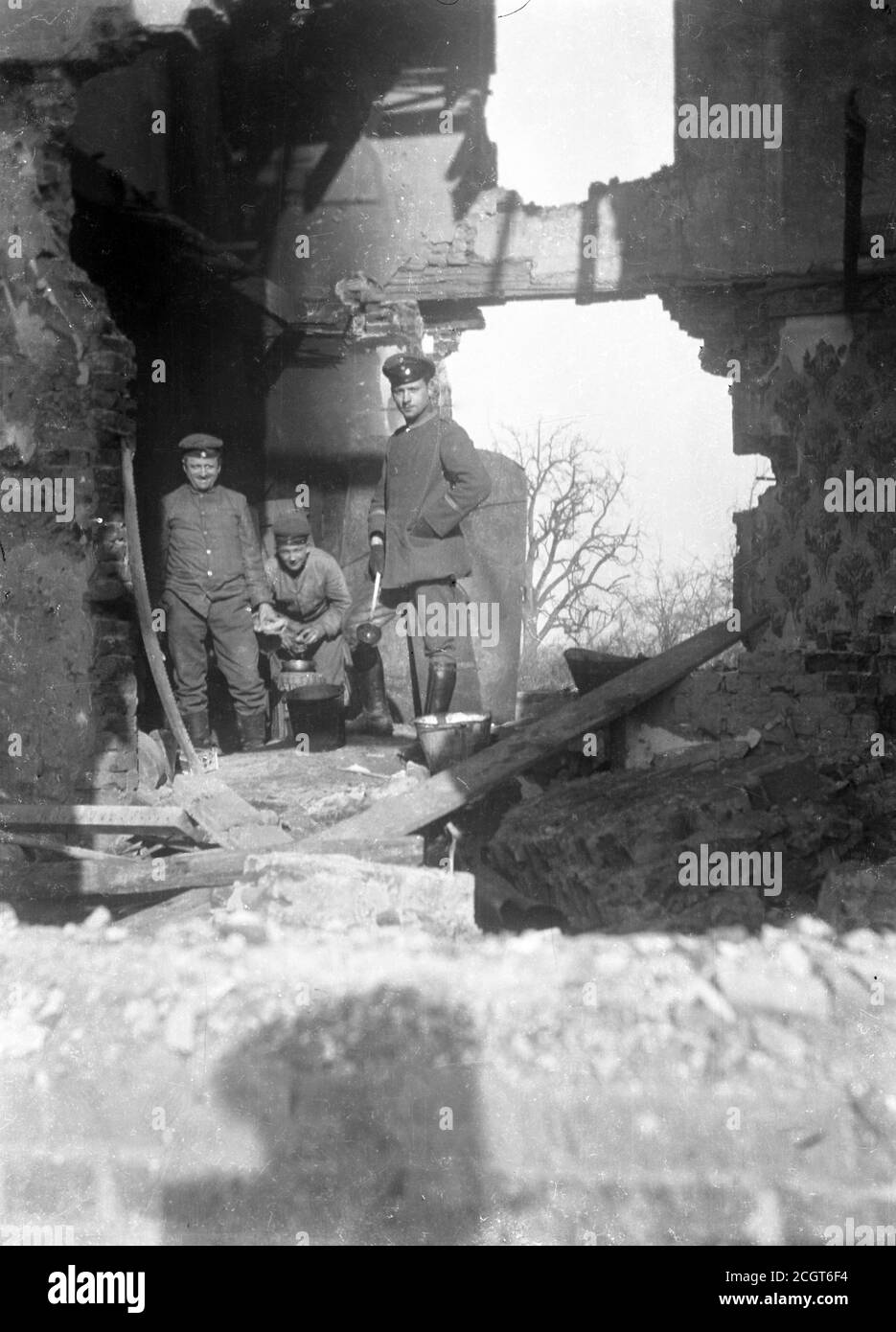 210mm howitzer hi-res stock photography and images - Alamy