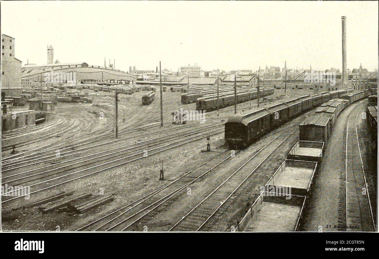 Chicago union train station view hi-res stock photography and images ...