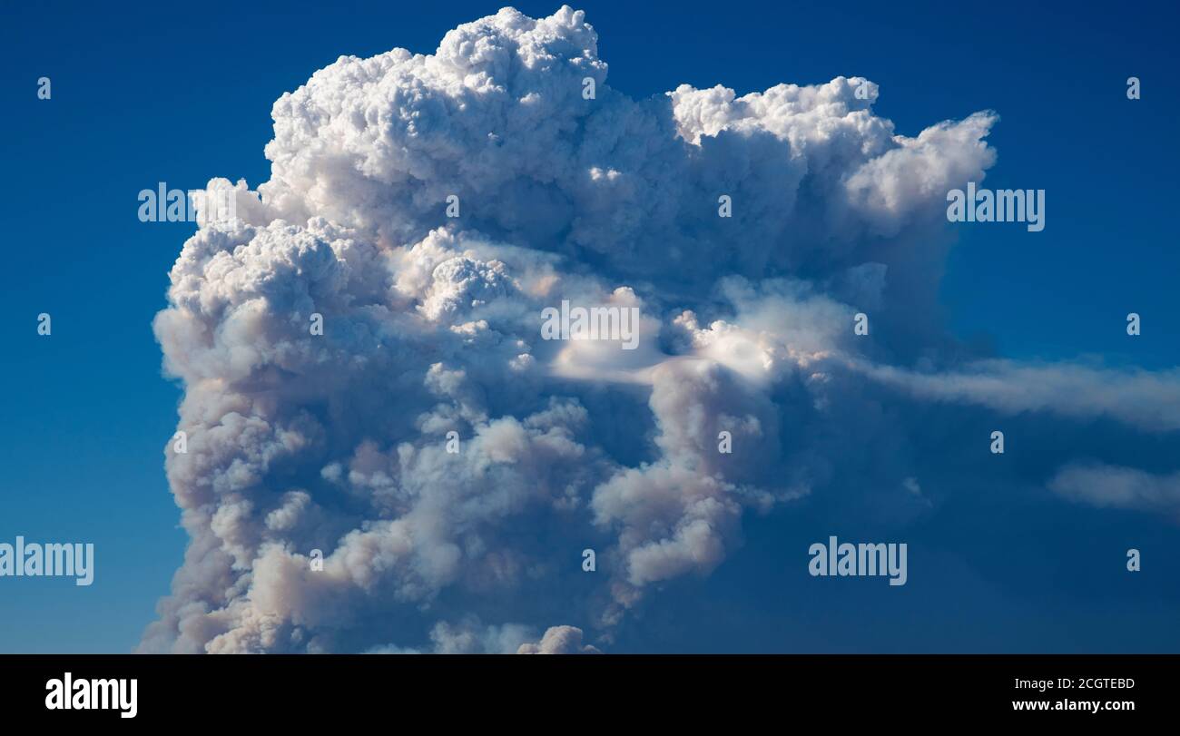 Lake Fire located near Castaic Lake, California, smoke creating weather ...