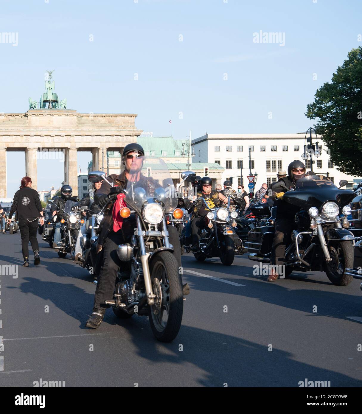 Berlin, Germany. 12th Sep, 2020. Participants in the motorbike ...
