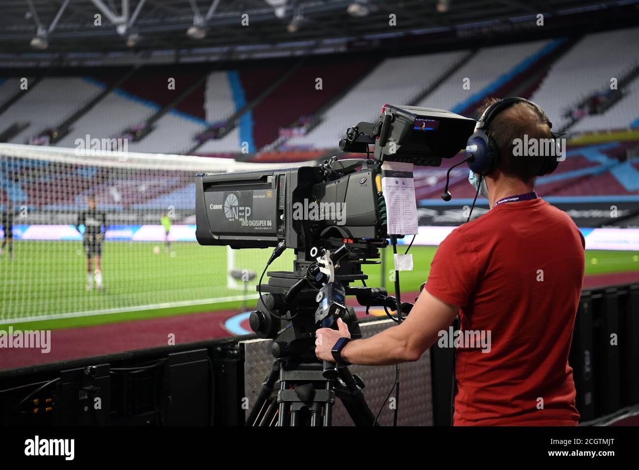 Camera filming football stadium hi-res stock photography and images - Alamy