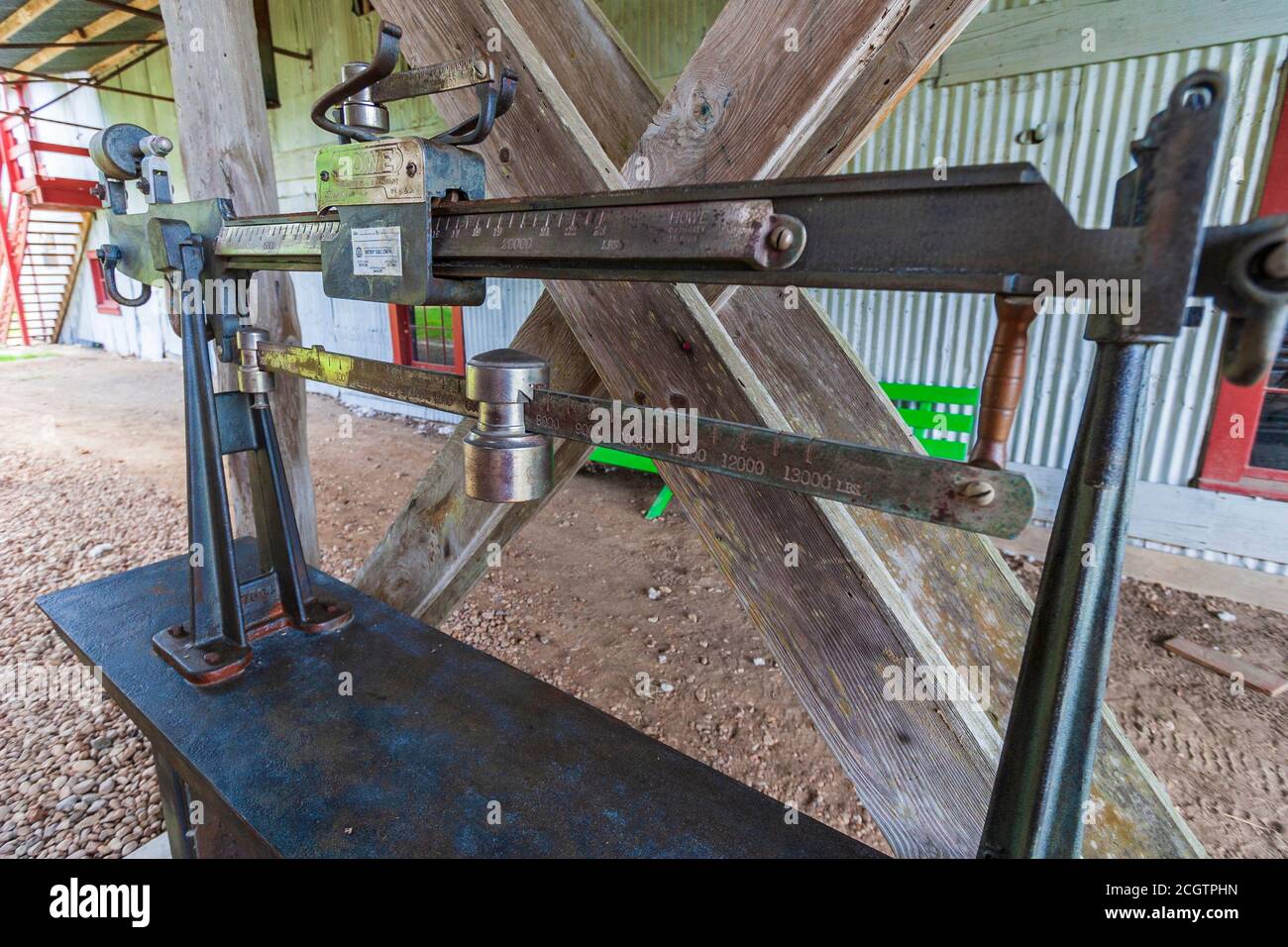 Howe cotton weight scale hi-res stock photography and images - Alamy