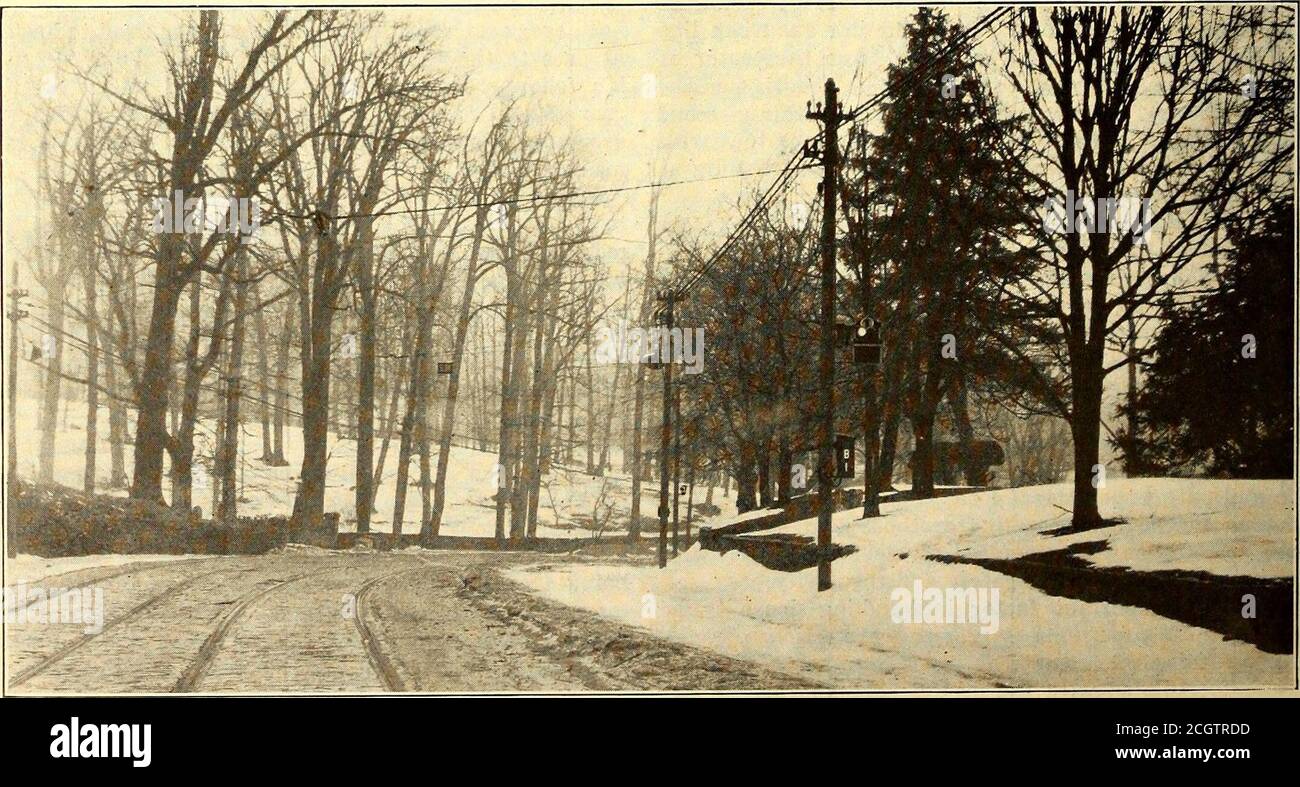 Electric automatic traffic signal hi-res stock photography and images ...