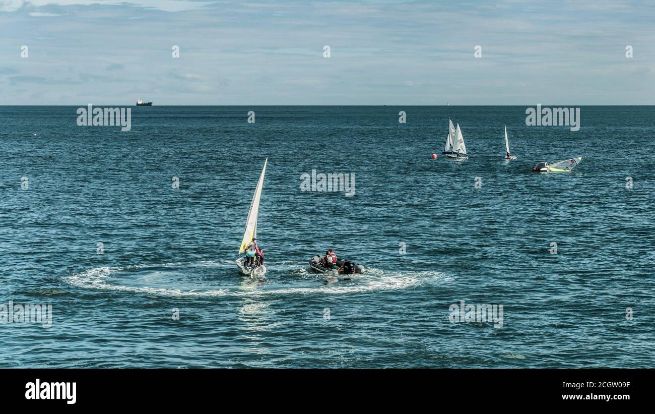 Circle wake sea hi-res stock photography and images - Alamy