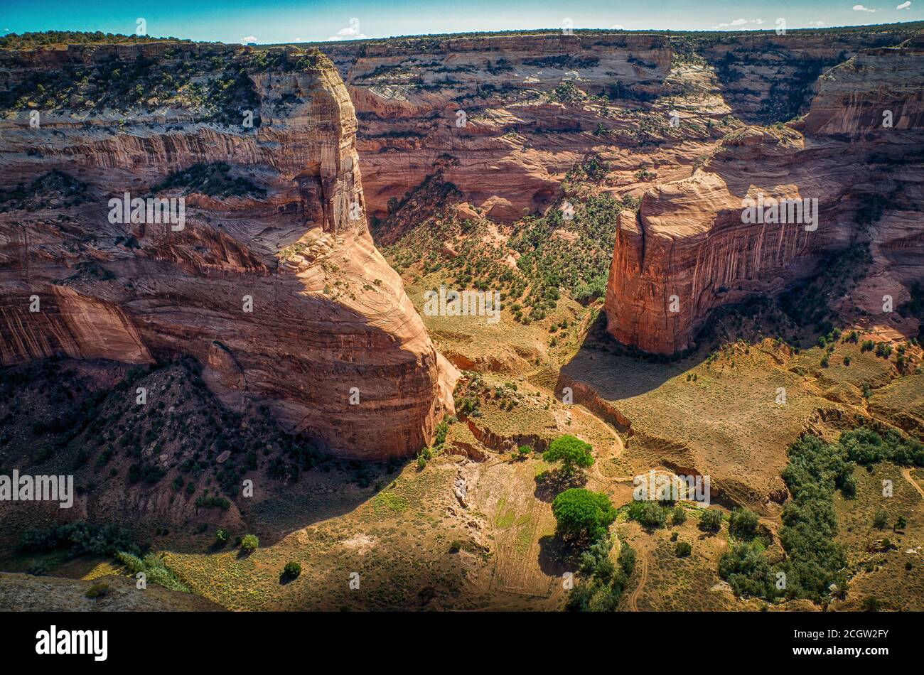 Canyon de Chelly long served as a home for Navajo people Stock Photo ...