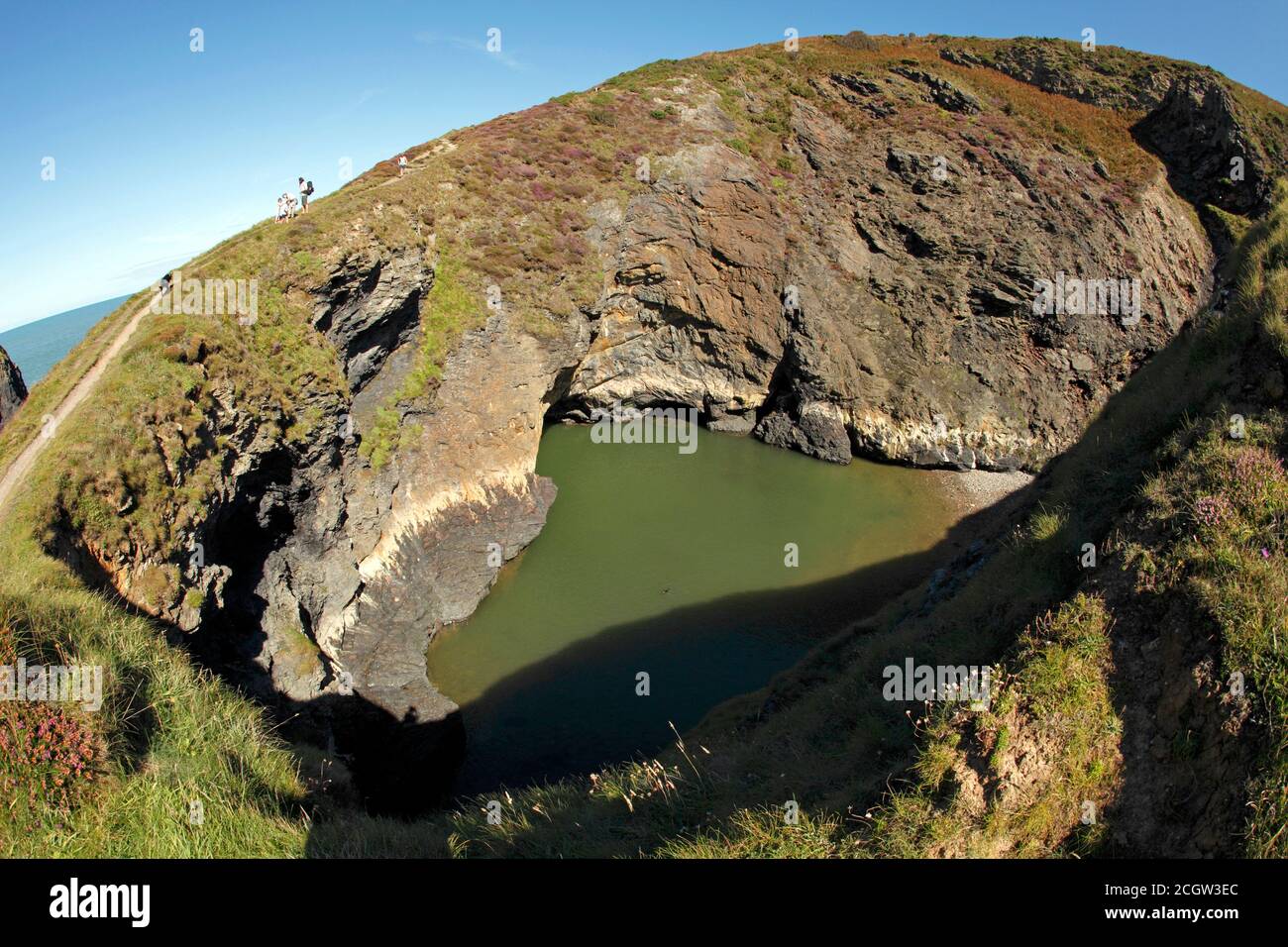 Witches cauldron hi-res stock photography and images - Alamy