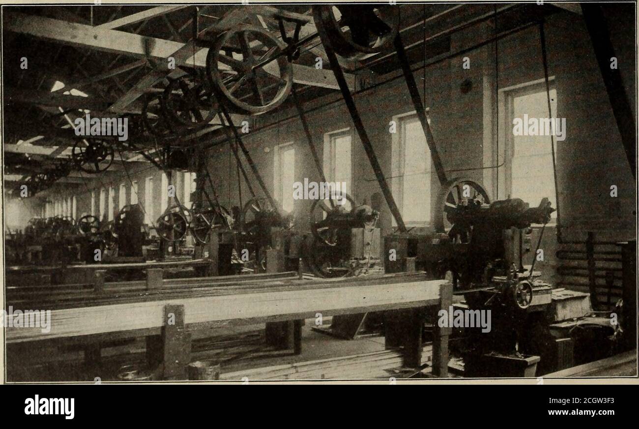 Men different sizes shapes hi-res stock photography and images - Alamy