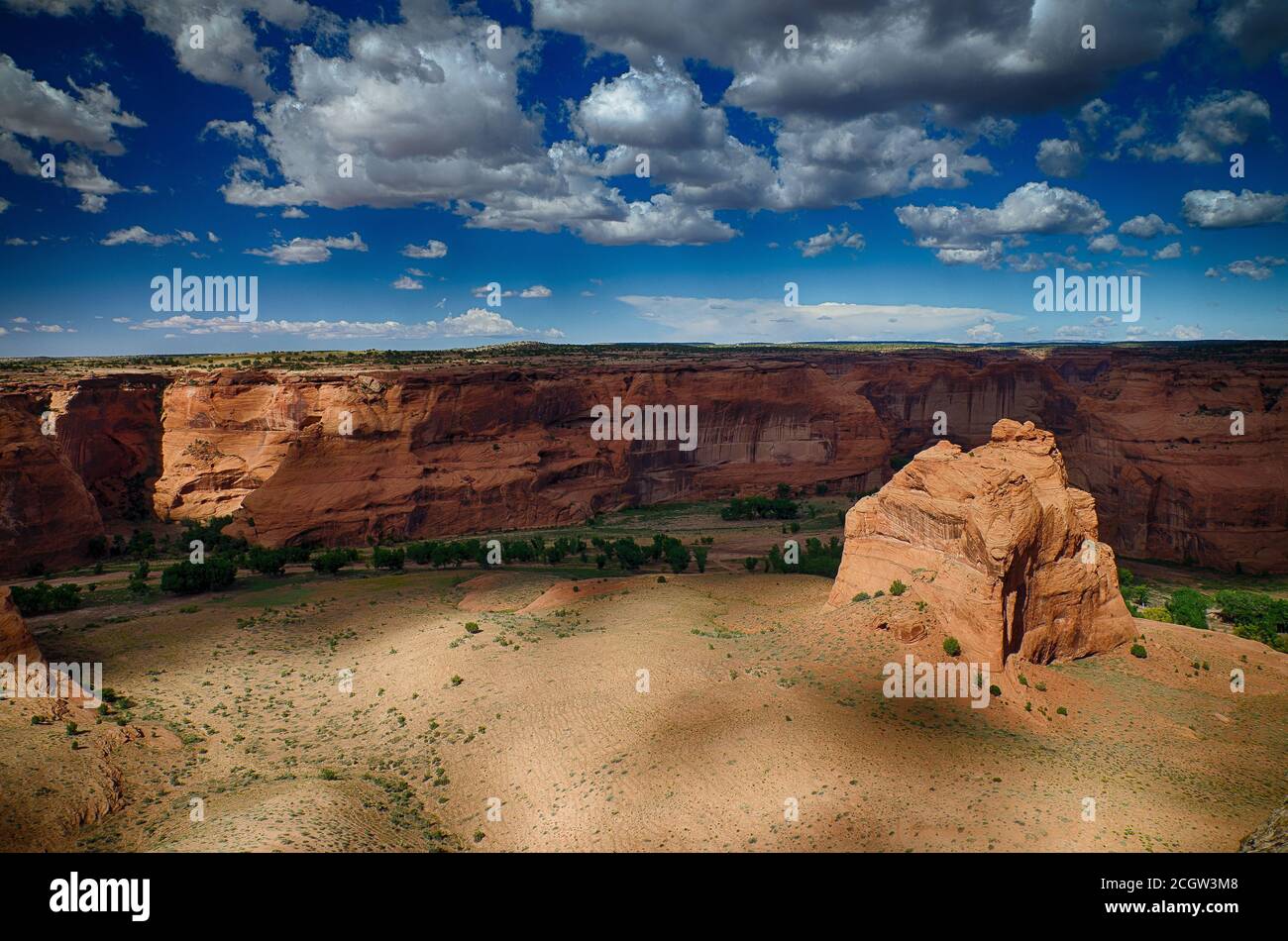 Canyon de Chelly long served as a home for Navajo people Stock Photo ...