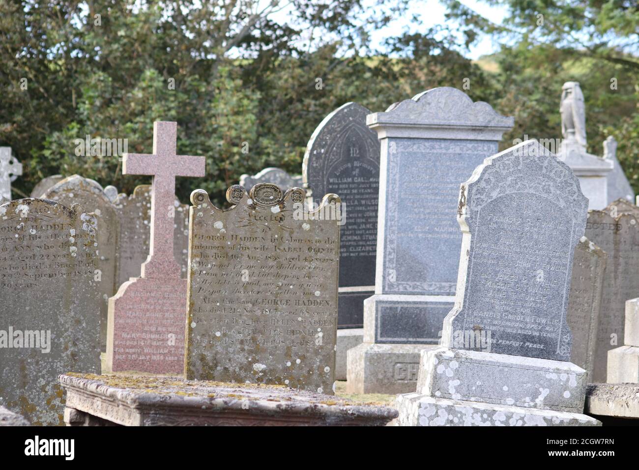 Gravestones date hi-res stock photography and images - Alamy