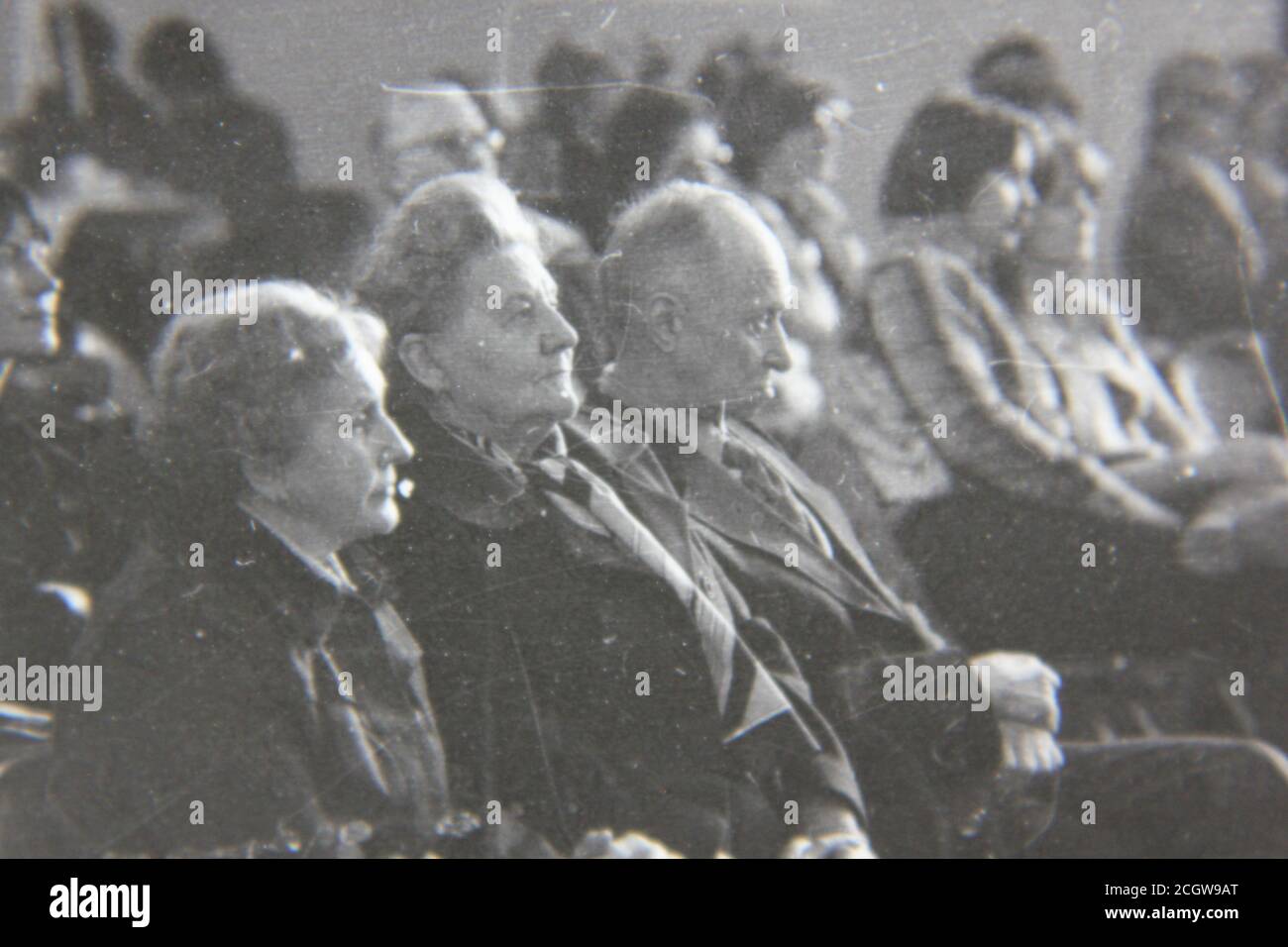 1970s concert man audience hi-res stock photography and images - Alamy