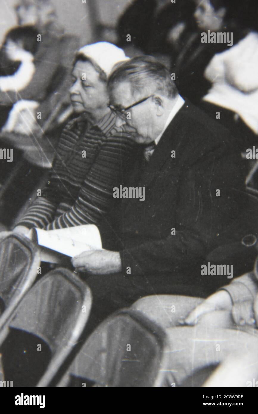 1970s concert man audience hi-res stock photography and images - Alamy