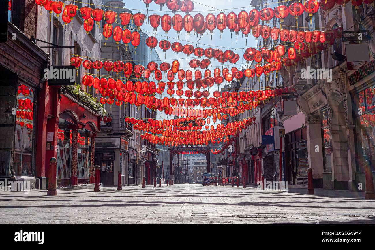 Landscaped square buildings street hi-res stock photography and images ...