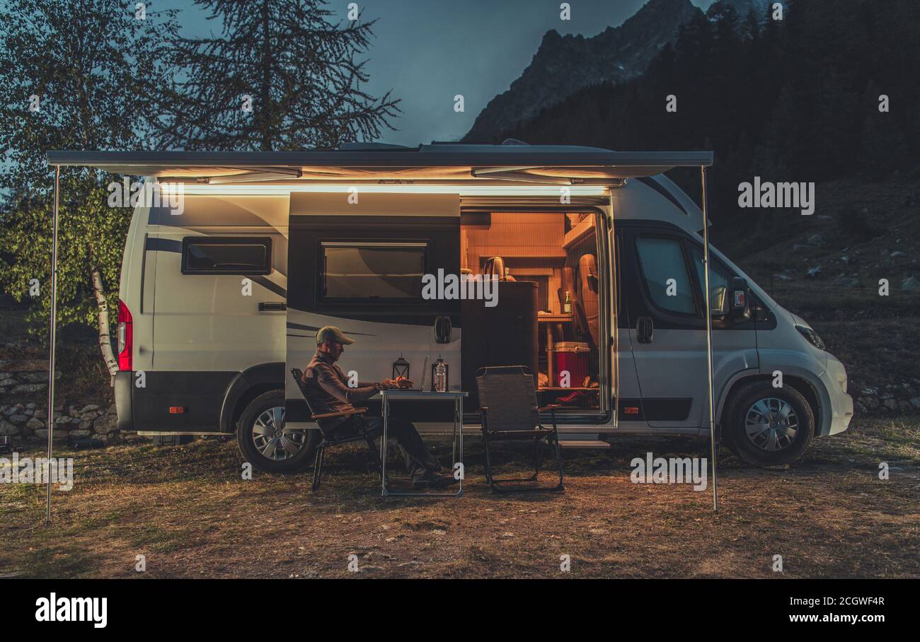 Work camping hi-res stock photography and images - Alamy