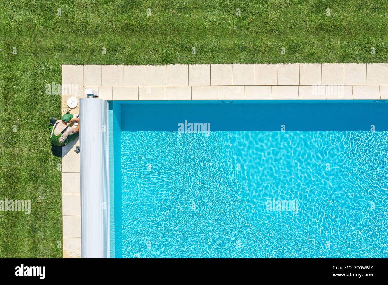 Swimming pool maintenance hi-res stock photography and images - Alamy