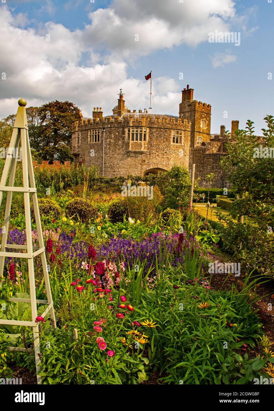 Castle garden layout hi-res stock photography and images - Alamy