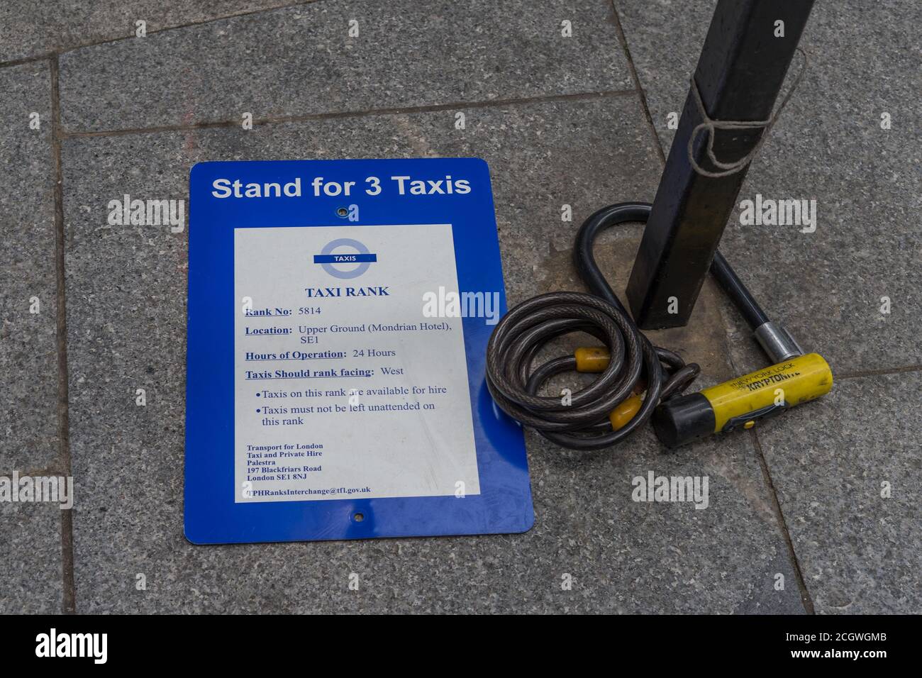 Broken bike hi-res stock photography and images - Alamy