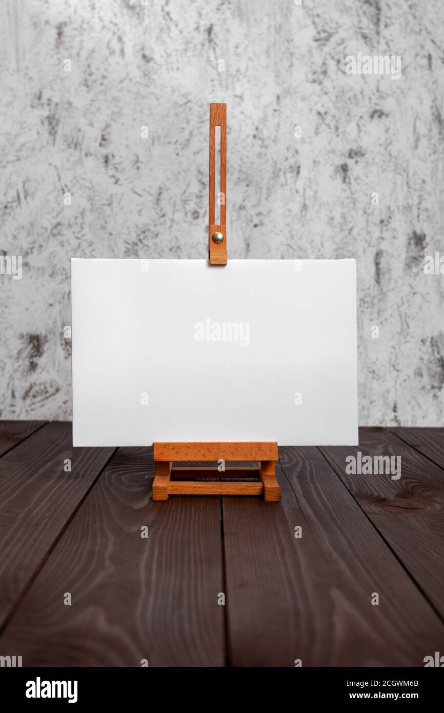 Subframe hi-res stock photography and images - Alamy