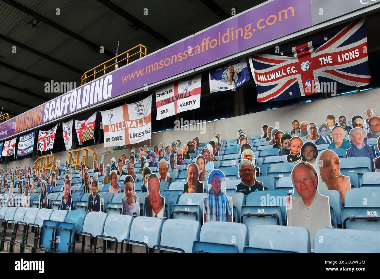 Millwall fans hi-res stock photography and images - Alamy