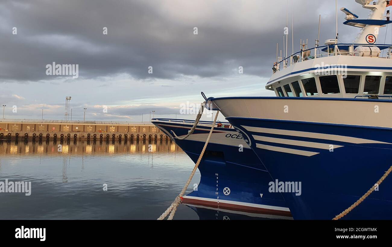 Fishing boat in peterhead harbour hi-res stock photography and images ...
