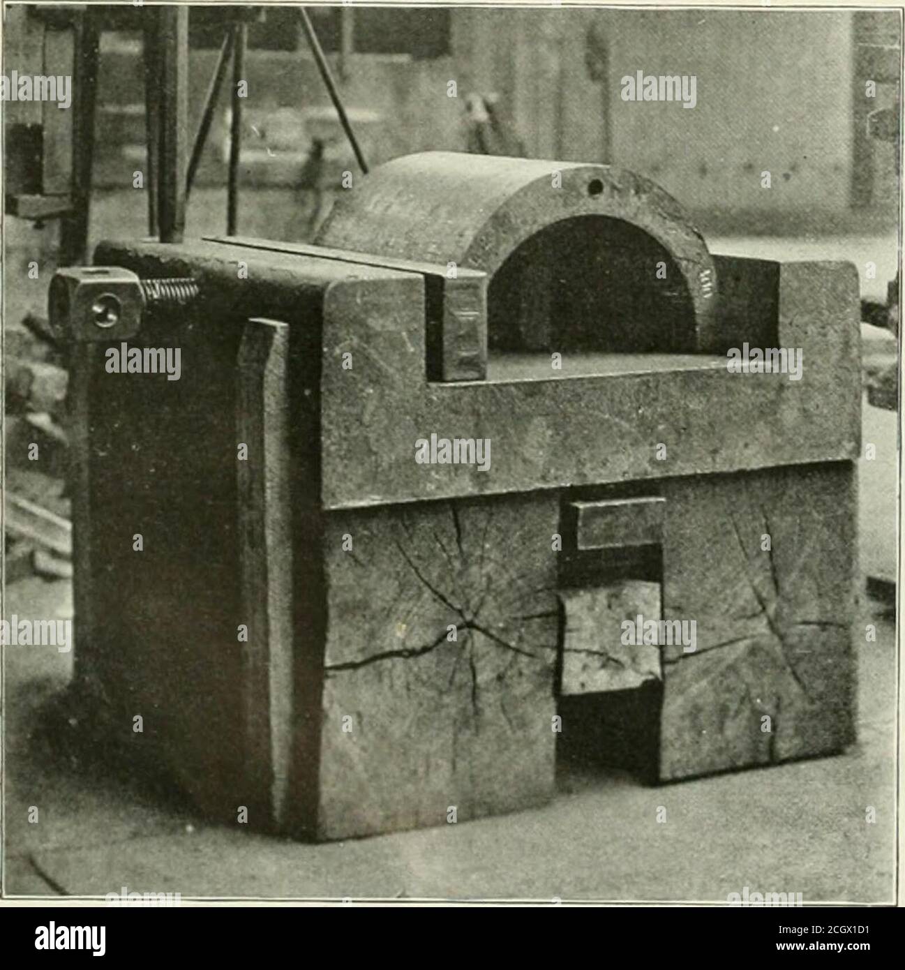 . Railway mechanical engineer . Arrangement of Kerosene Babbitt Furnace ...