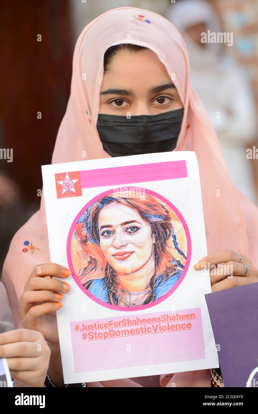 Transgender woman pakistan hi-res stock photography and images - Alamy