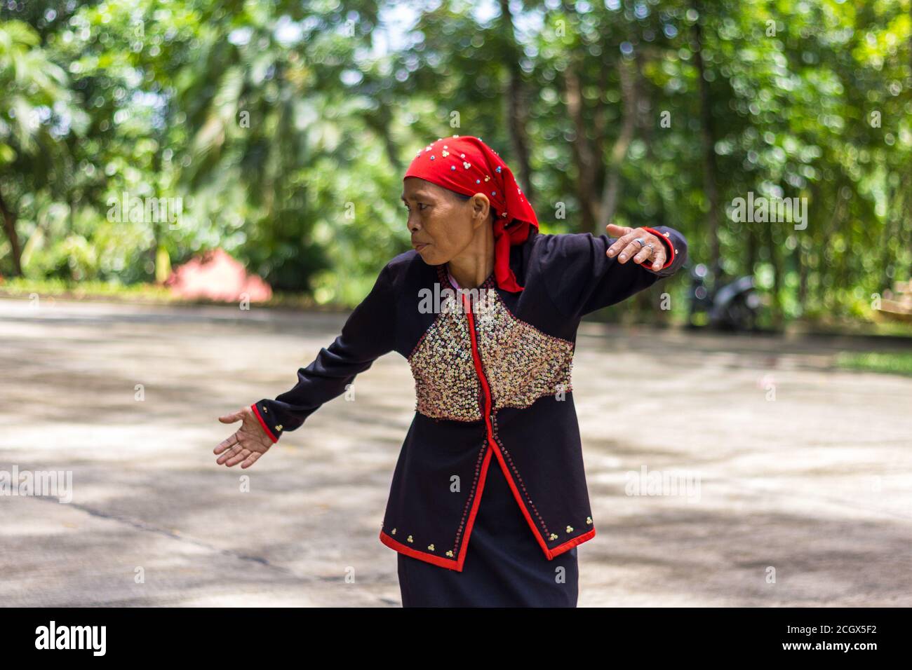 A Subanen tribe dancer in Zamboanga del Norte, Philippines Stock Photo ...