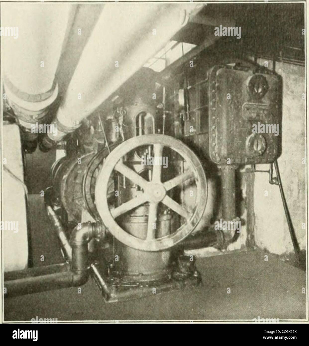 Breeching system hi-res stock photography and images - Alamy