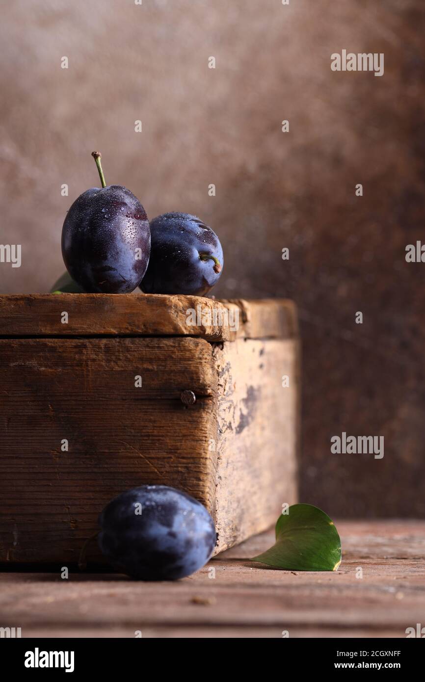 still life ripe organic fruit plum Stock Photo - Alamy