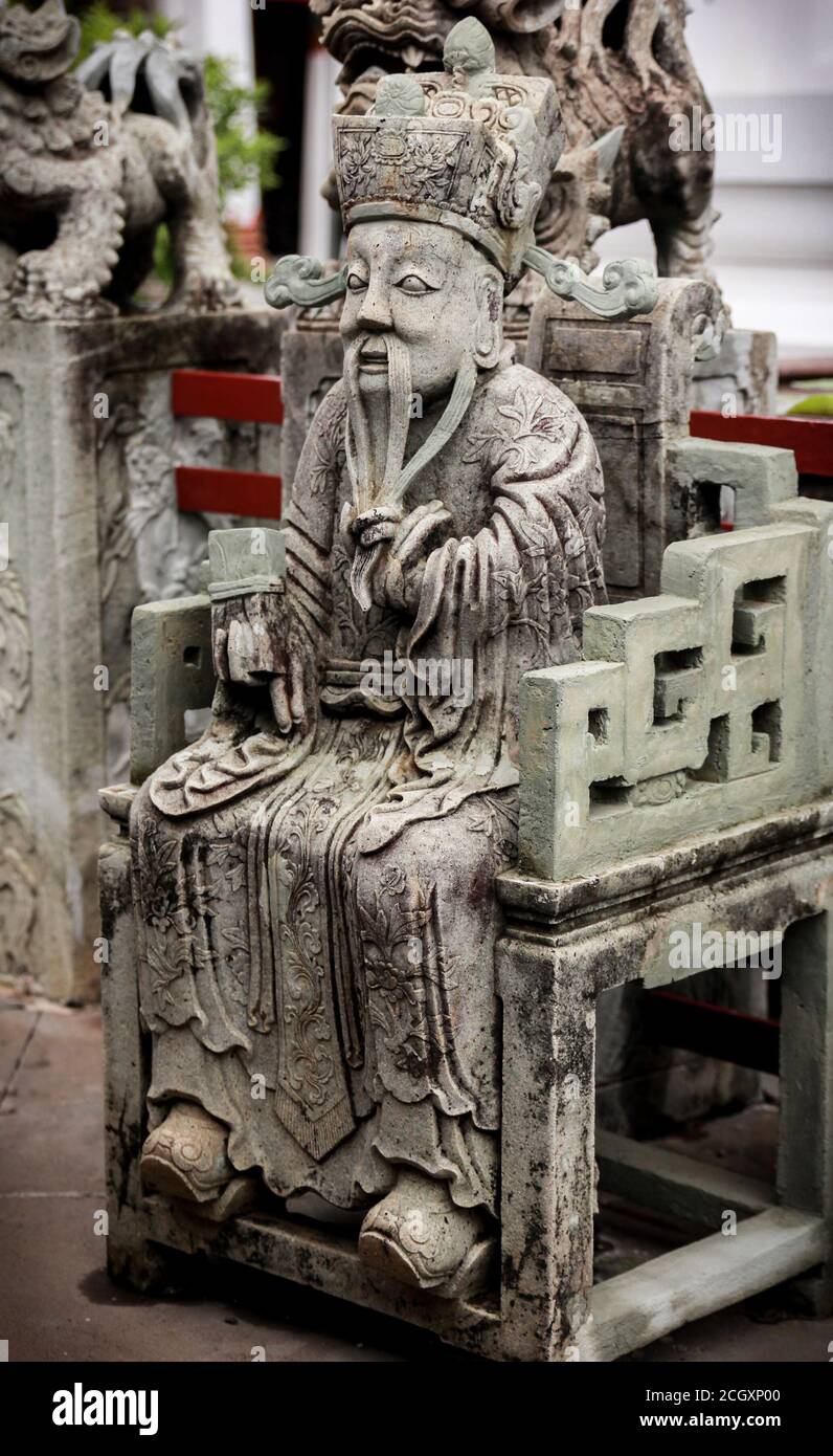 Stone chines hi-res stock photography and images - Alamy