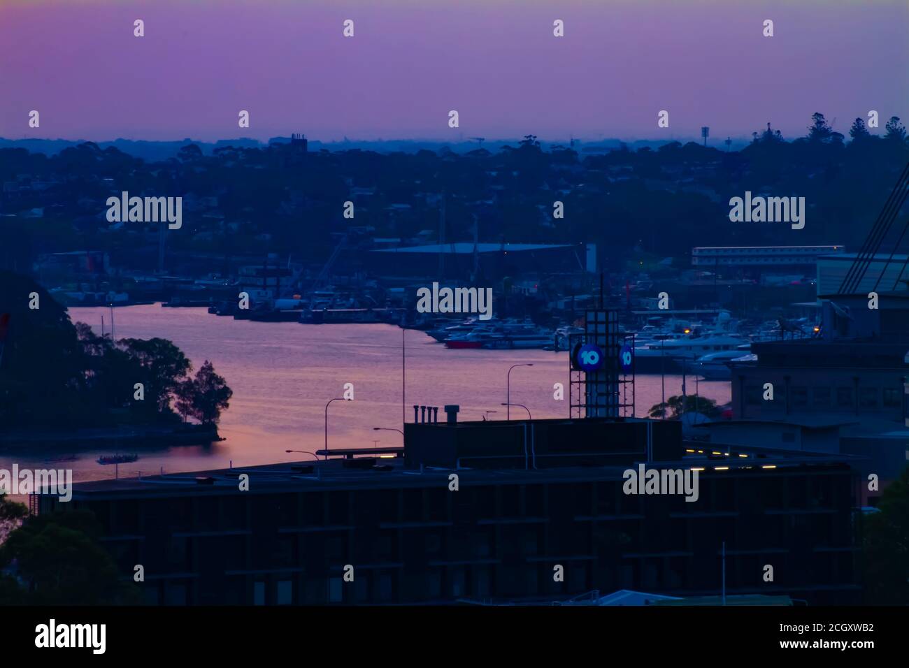 Long shot in sun hi-res stock photography and images - Alamy
