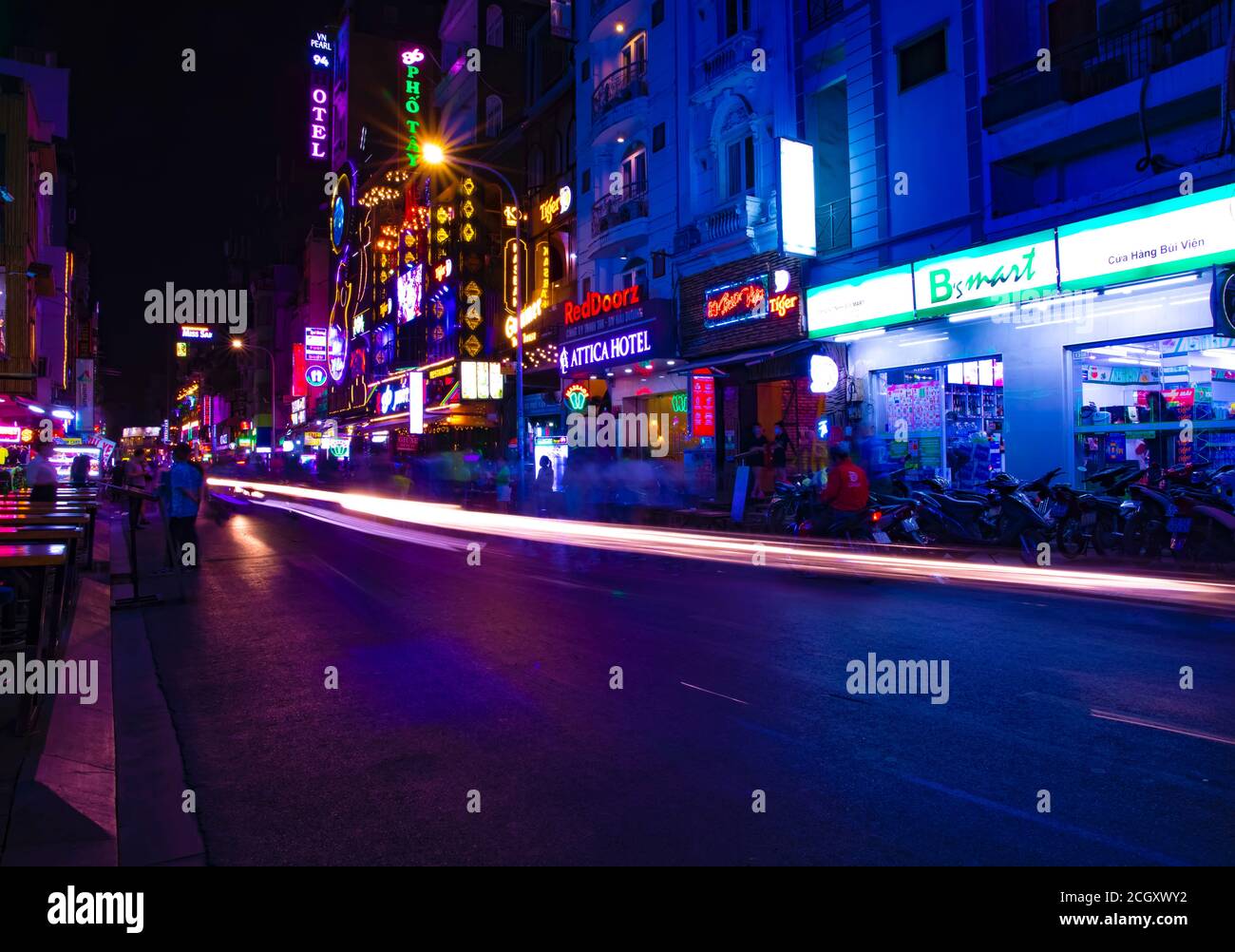 Busy nightlife in ho chi hi-res stock photography and images - Alamy