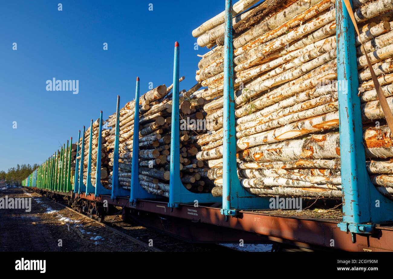 Full wagons hi-res stock photography and images - Alamy