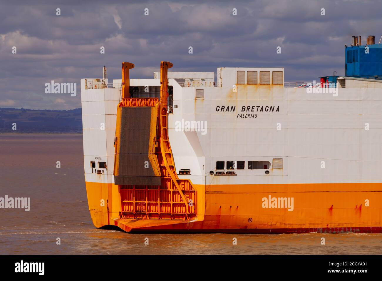 RoRo Gran Bretagna heading into Portbury docks Stock Photo - Alamy